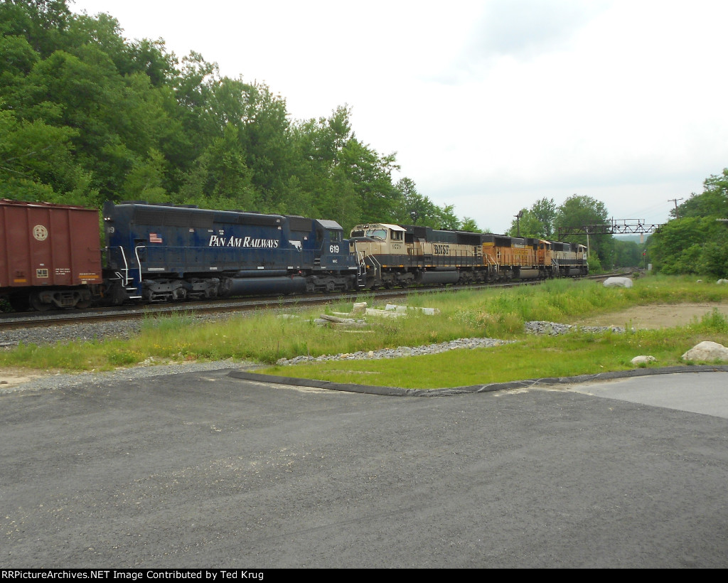 BNSF 9687, 9892, 9779 & MEC 619